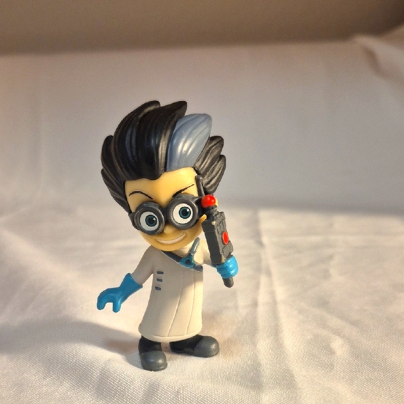 Disney | Kitchen | Pj Mask Romeo Figurine Detonater Just Play Mad ...
